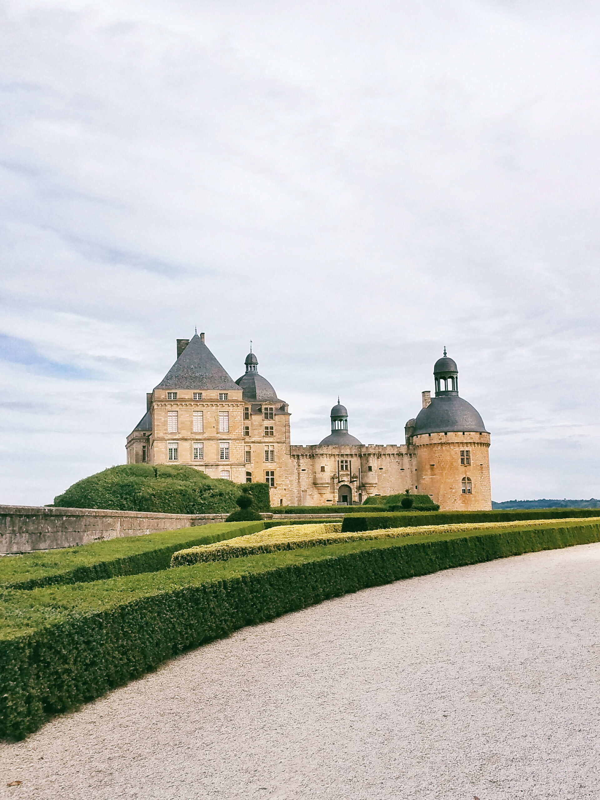 Château de Hautefort, a breathtaking castle in southwest France - Ana ...