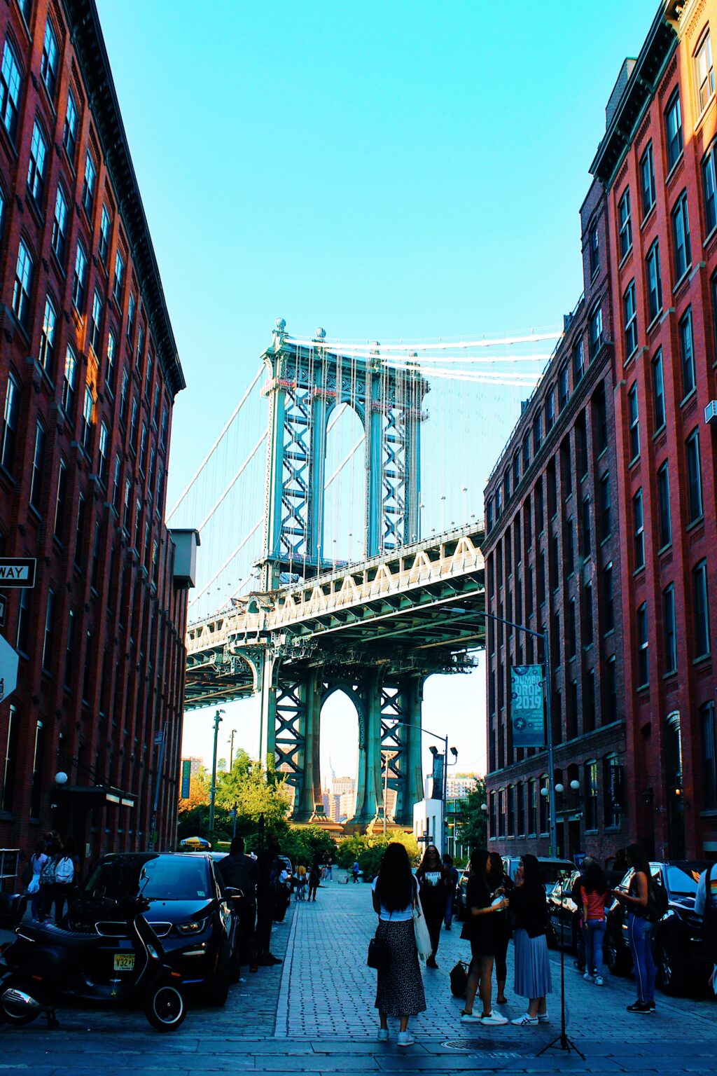 How to Walk Across Brooklyn Bridge - Ana Florentina